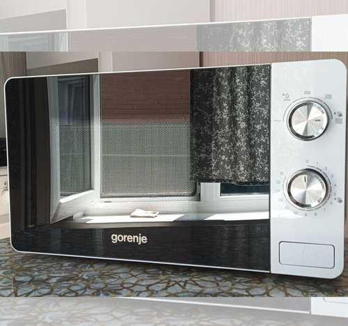 Микроволновая печь Gorenje MO17E1W