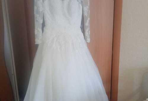 Свадебное платье красивое б/у