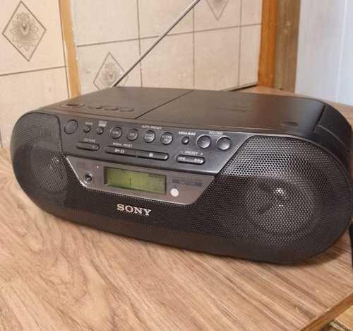 Пишет на флешку Магнитола Sony zs-rs09cp