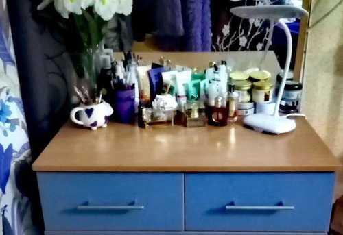 Комод с зеркалом