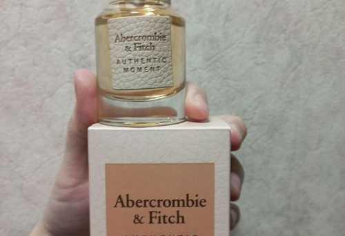 Abercrombie Fitch authentic moment woman