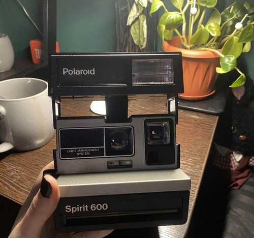 Фотоаппарат винтаж polaroid spirit 600 полароиь