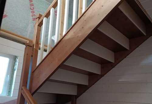 Деревянная лестница на 2этаж для частного дома