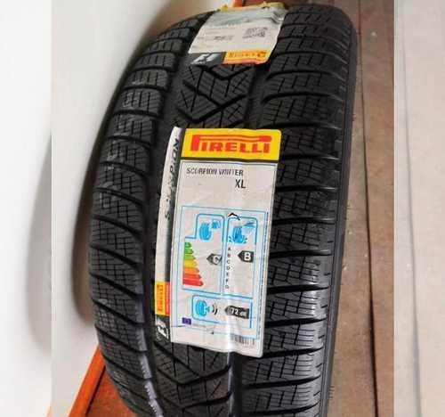 Pirelli Scorpion Winter 265/45 R21