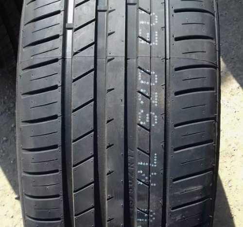 Kapsen K3000 255/35 R19