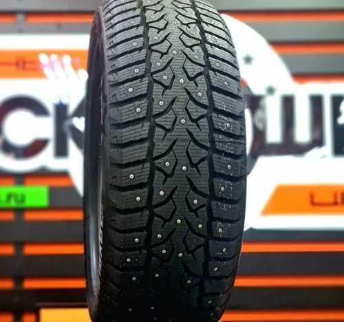 Royal Black Royal Stud II 235/70 R16