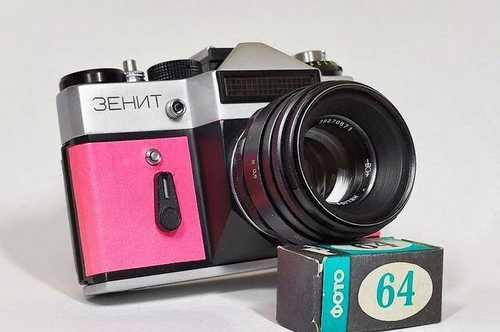 Пленочный фотоаппарат Зенит розовый + объектив