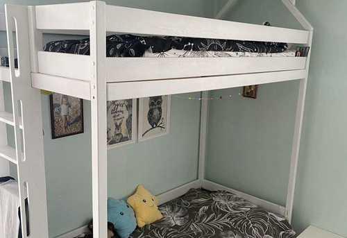 Двухярусная кровать с выдвижными ящиками