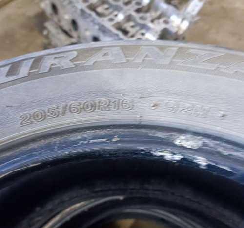 Bridgestone Turanza ER300 205/60 R16 и 205/60 R16 92H