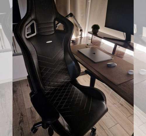 Компьютерное кресло Noblechairs epic black/gold