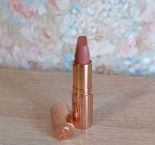 Charlotte Tilbury Pillow Talk Помада