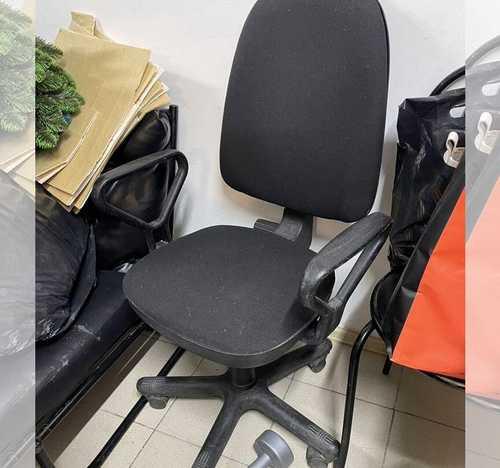 Компьютерное кресло, стулья офисные