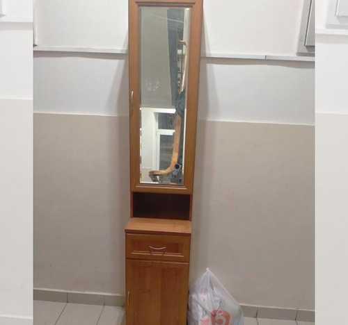 Шкаф с зеркалом