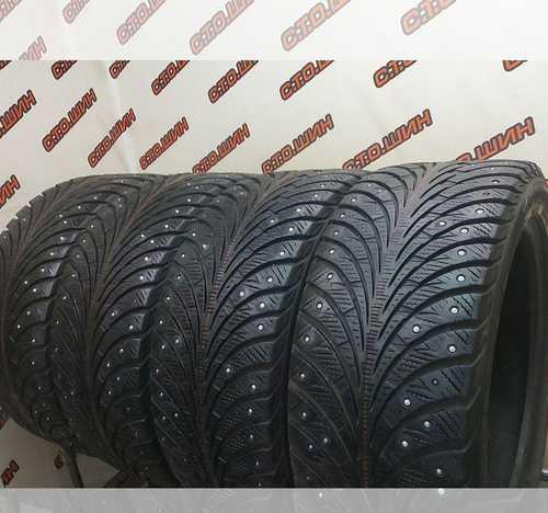 Goodyear UltraGrip Extreme 235/45 R17 94T