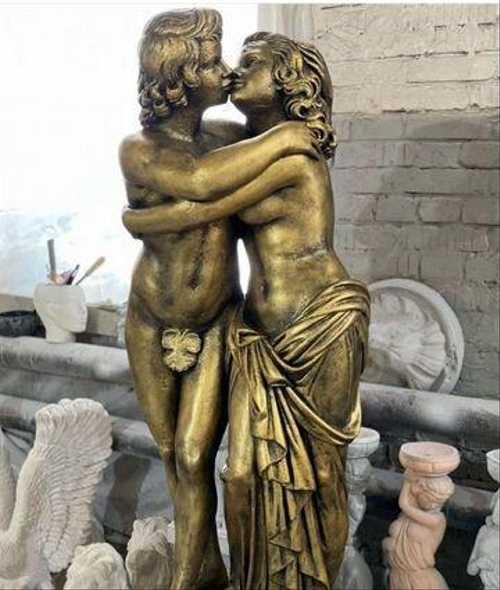 Скульптура влюбленная пара
