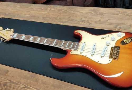 Squier 40th Anniversary Stratocaster Gold Edition