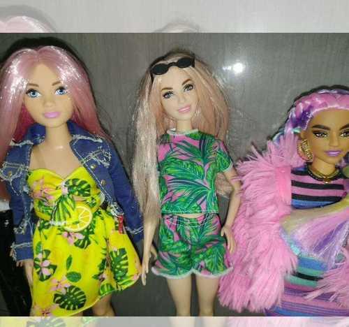 Barbie fashionistas