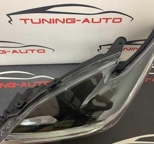Фары Toyota Prius 30 рестайл темные