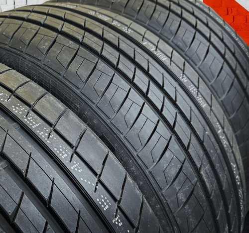 Kapsen RS26 245/45 R20 122T
