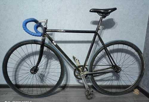 Велосипед fixed gear, рама fuji feather