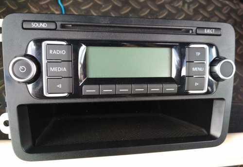 RCD 210 продам штатную магнитолу