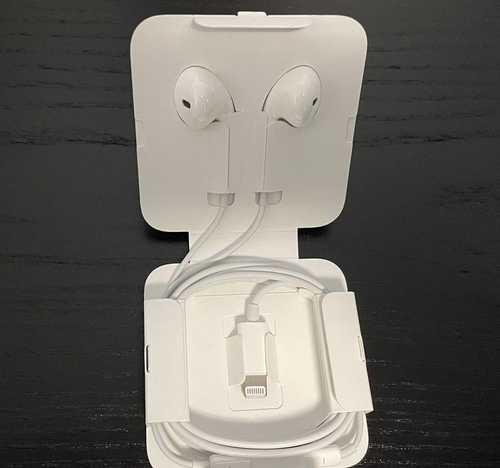 Проводные наушники Apple EarPods Lightning (Оригин