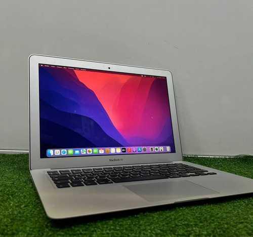 Ноутбук Apple MacBook Core i5/8GB/128gb/HD Graphic