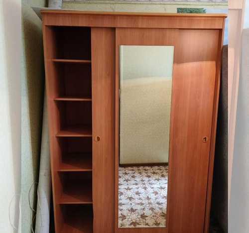 Шкаф купе с зеркалом