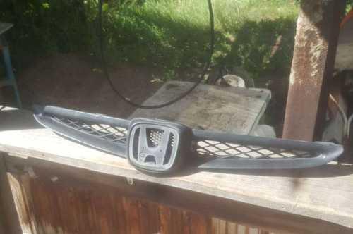 Решётка переднего бампера honda fit GD1