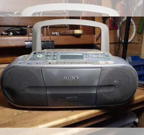 CD MP3 магнитола Sony CFD-S03CP