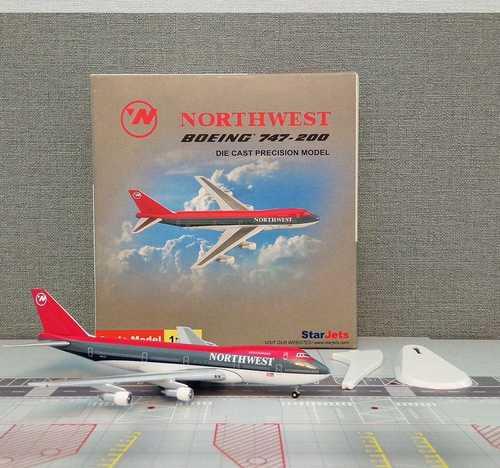 Модель самолета StarJets 1:500 Боинг 747