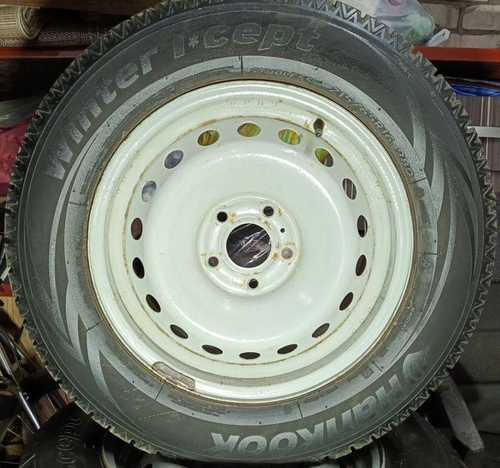 Hankook Winter I'Cept Evo 215/65 R16