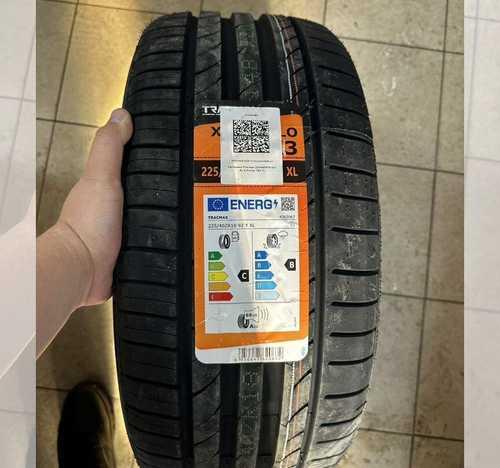 Tracmax X-Privilo TX3 225/40 R18