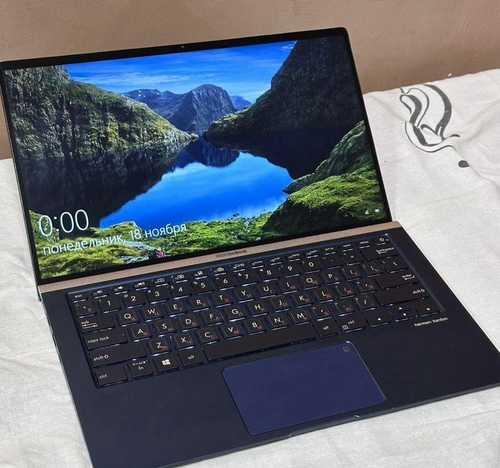 Ноутбук asus Zenbook UX433F