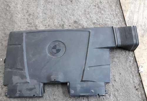 Воздухозаборник для BMW 13717523720