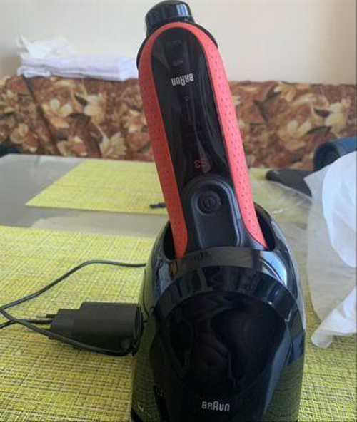 Продаю электробритву braun series 3