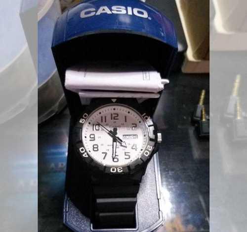 Мужские наручные часы casio