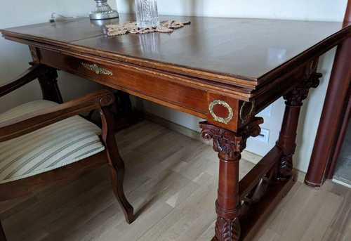 Антикварный стол из красного дерева