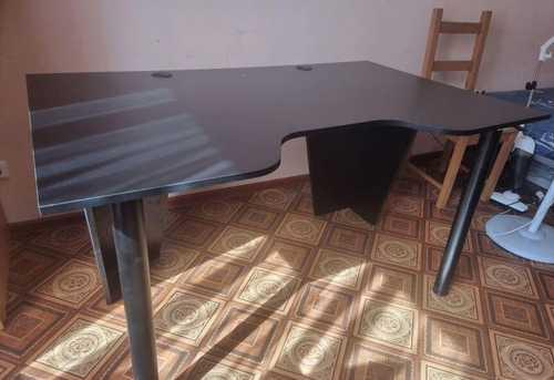Компьютерный стол 140 см чёрный