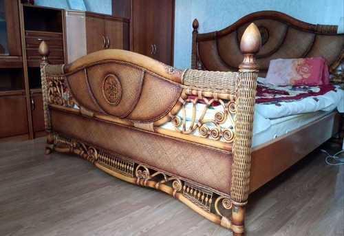 Кровать из натурального ротанга