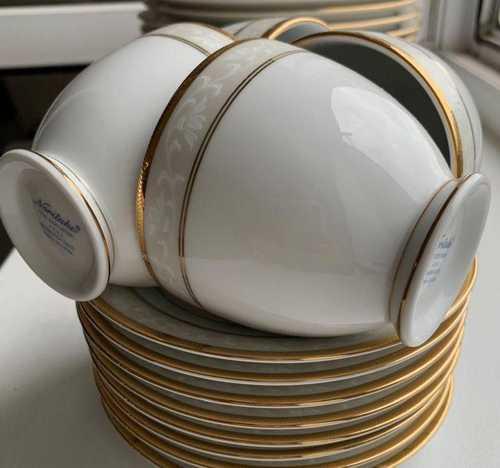 Столовый и чайный фарфоровый сервиз Noritake