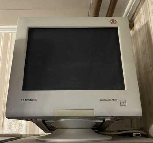 Монитор Samsung Syncmaster 700IFT