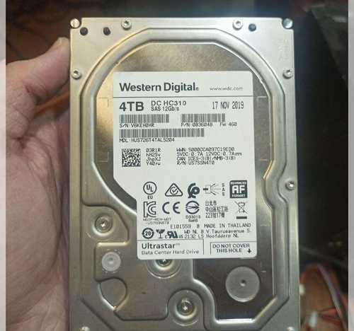 Жесткий диск 4 тб sas с бедами Western Digital