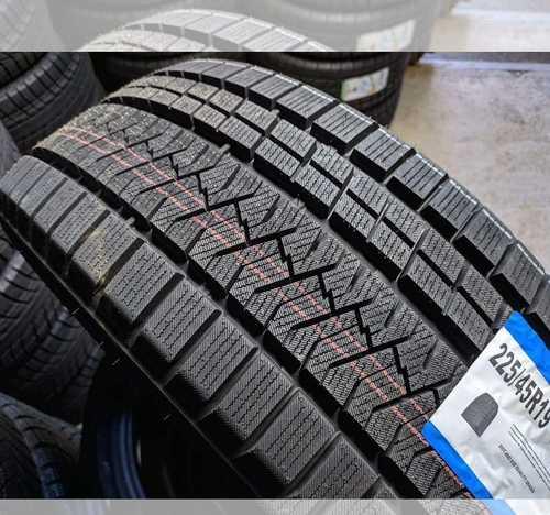 Triangle PL02 225/45 R19 98V