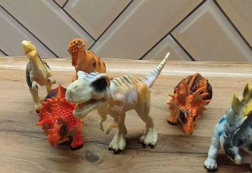Детские игрушки: фигурки динозавров