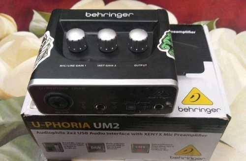 Внешняя звуковая карта behringer U-phoria UM2