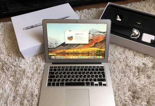 MacBook Air 13" 2019 (идеальное состояние)