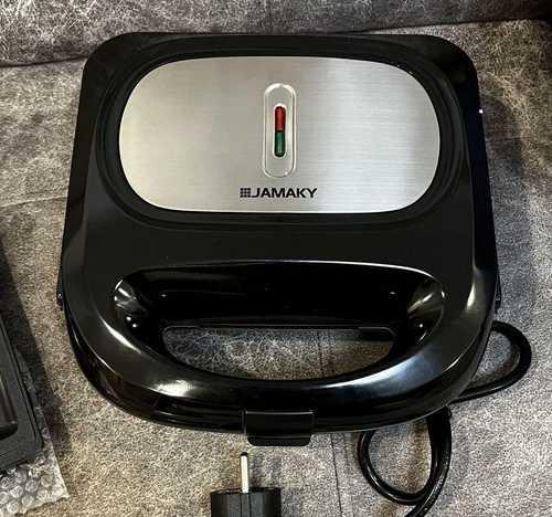 Продам вафельницу / мульти пекарь 3 в1