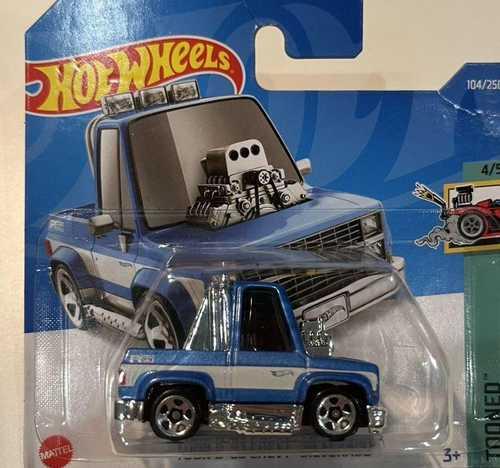 Коллекционная модель Hot Wheels Toon'd Silverado