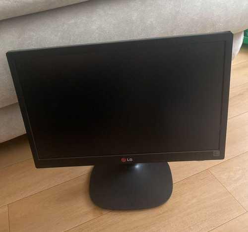 Монитор 19 дюймов LG